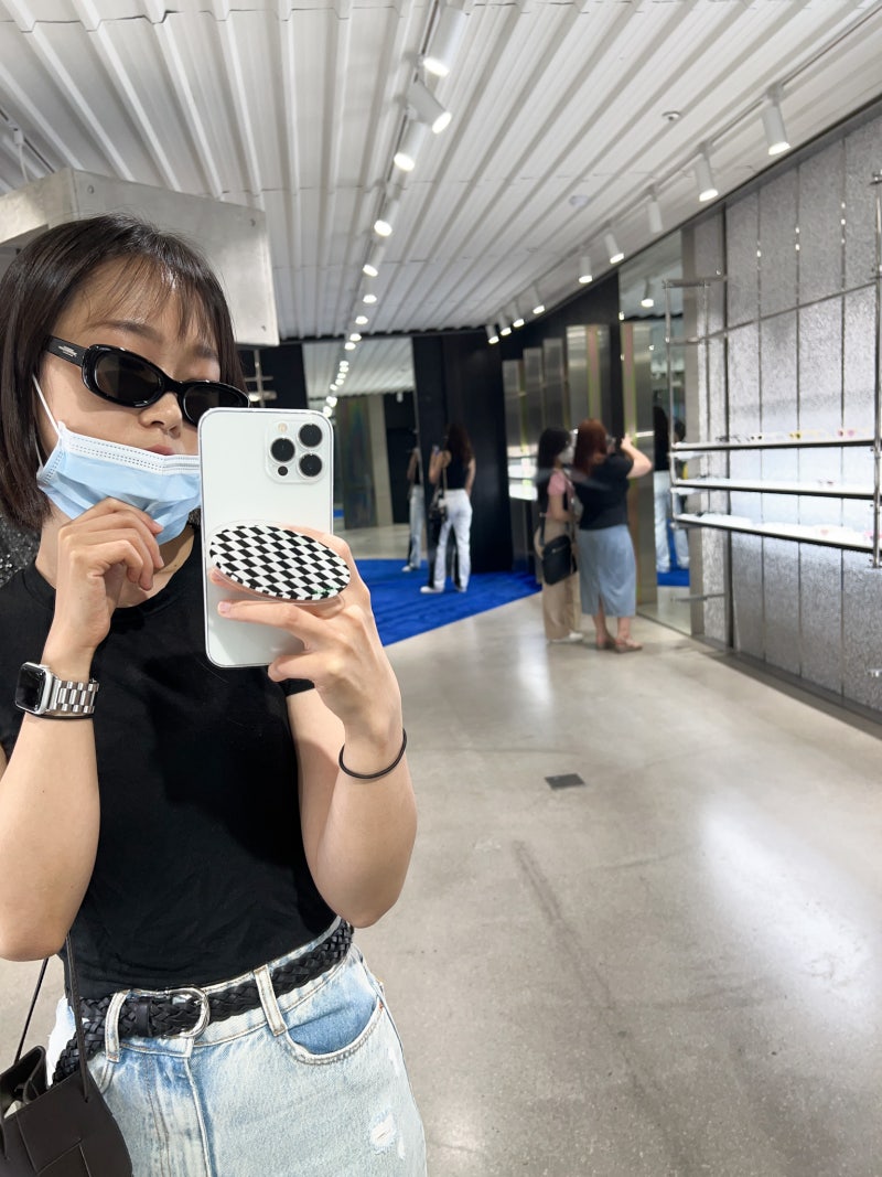 젠틀몬스터 손흥민 팝업스토어 선글라스 착용 후기 랭 탐부 르 크렐라 테테 단발 착샷 네이버 블로그