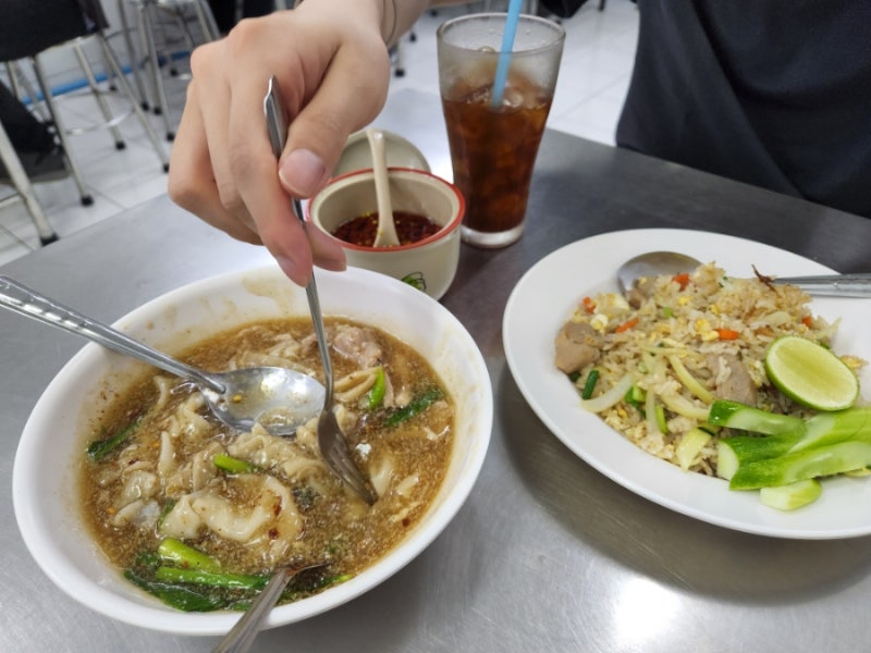 방콕여행 Day1 샹그릴라 근처 로컬 맛집 마사지 추천feat 야시장 넙적국수 탑스마켓 세레네마사지 네이버 블로그