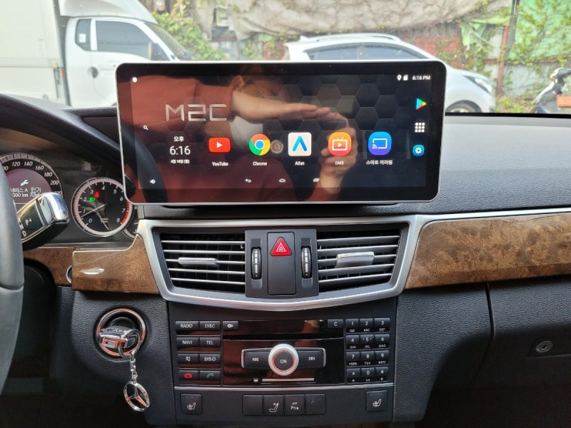 예스네비 대구 벤츠E300 12.3인치 확장형 모니터 M2C200A플러스 안드로이드 매립 작업 후기 : 네이버 블로그