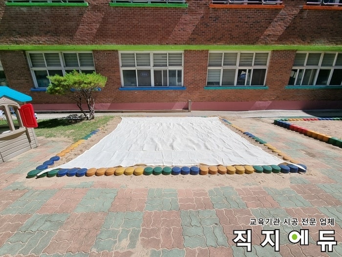 모래놀이터그늘막설치 유치원놀이터햇빛가리개 유치원모래놀이장차양막 모래놀이터차광막 모래놀이터타프 모래놀이터그늘 놀이터햇빛차단그늘막