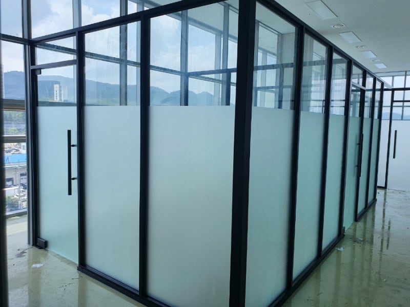 대구 중리동 디센터1976 사무실 칸막이 공사. 유리칸막이.샷시칸막이.래핑칸막이.강화도어.유리문 : 네이버 블로그