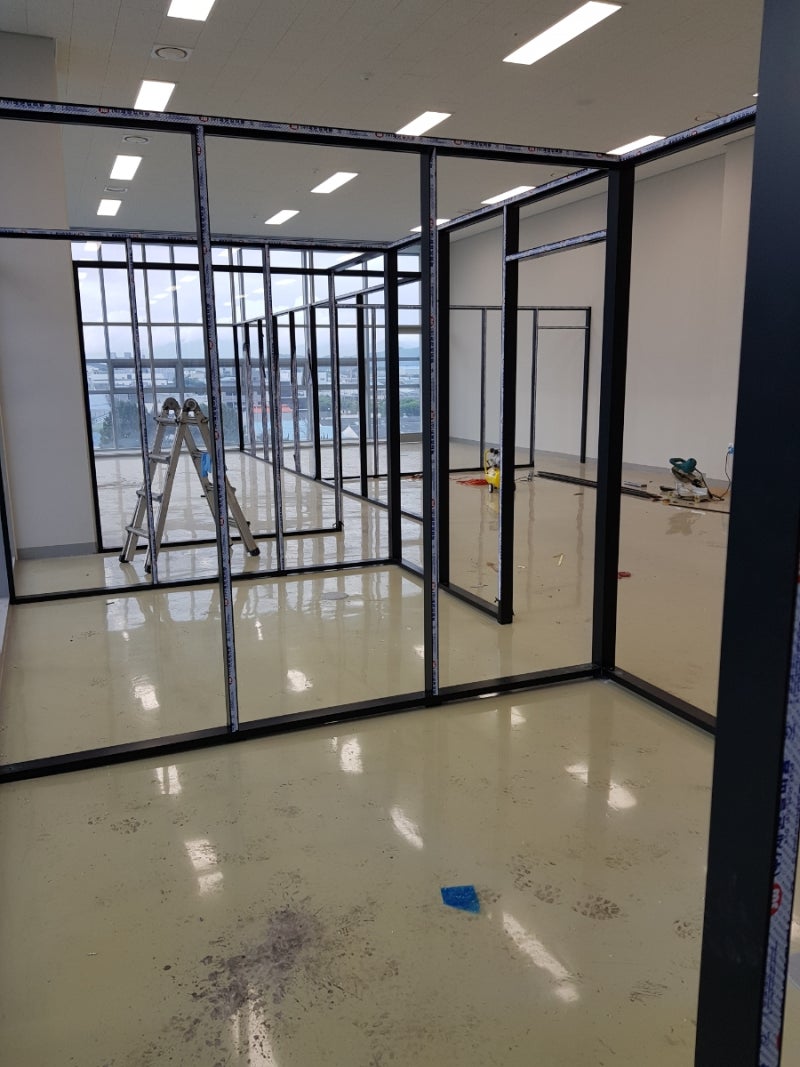 대구 중리동 디센터1976 사무실 칸막이 공사. 유리칸막이.샷시칸막이.래핑칸막이.강화도어.유리문 : 네이버 블로그