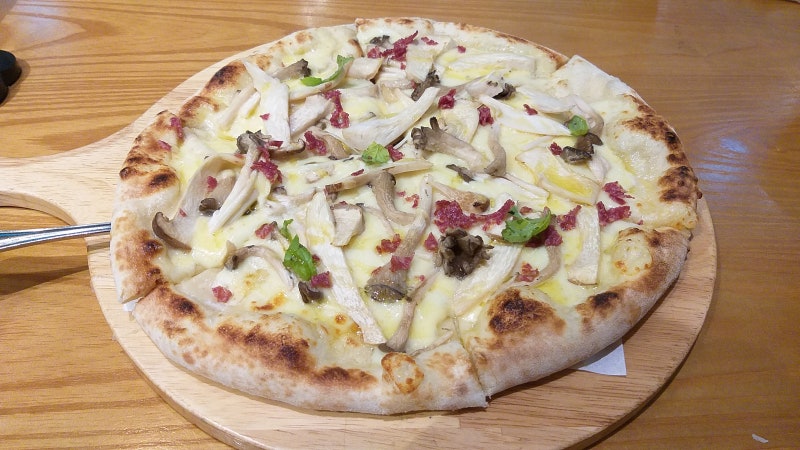 산본역 피자맛집 리미니 산본점에서 풍기버섯 피자 와 갈릭 알리오 올리오 파스타를 먹었습니다 화덕피자 독특한 피자맛집