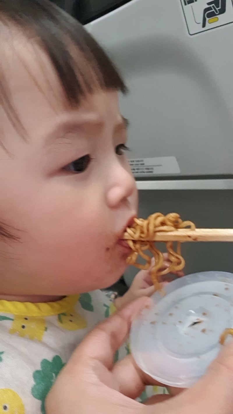 에어부산 나트랑 19개월 아기 비행기 첫 탑승 후기 네이버 블로그