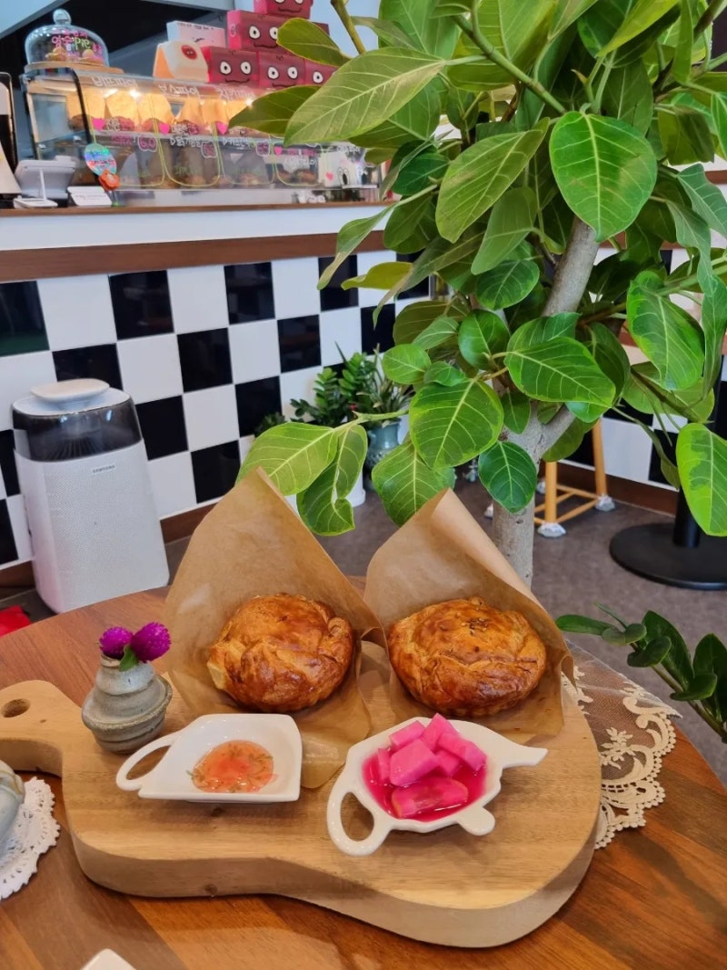 천안맛집불당맛집 천안 신불당 맛집 뉴질랜드식 디저트 미트파이 웅파이eunpie 비프파이 보스파이 아메리카노애견동반