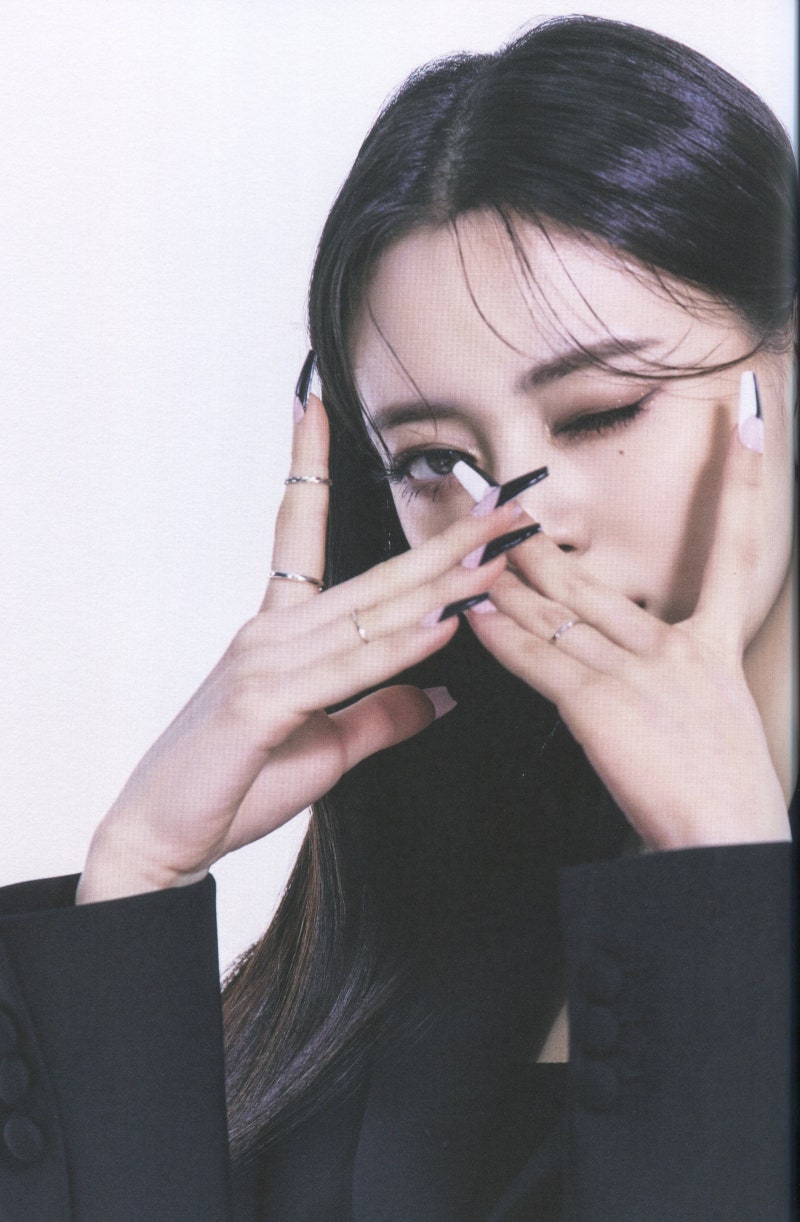 있지 유나, ITZY Yuna 'CHECKMATE' Album Scans 25P : 네이버 블로그