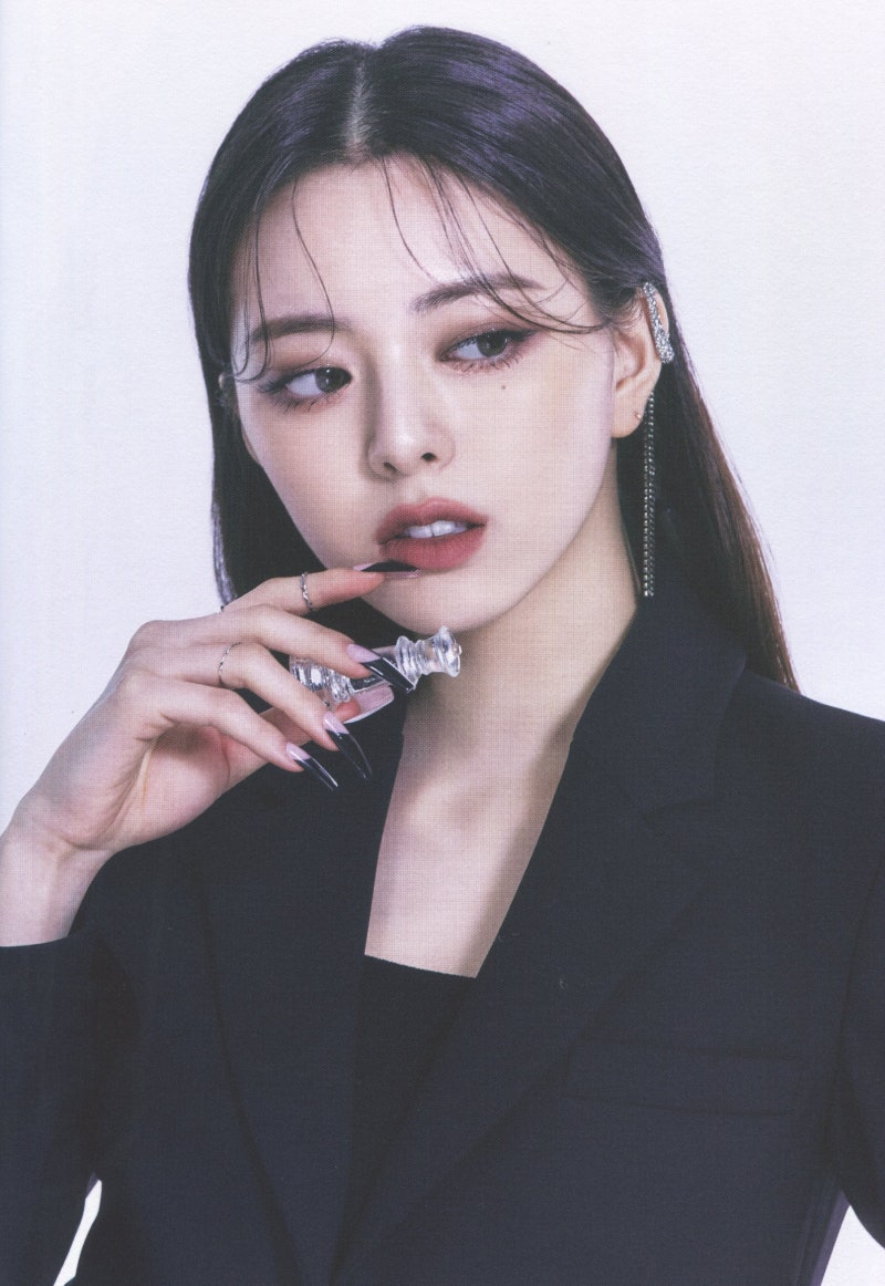 있지 유나, ITZY Yuna 'CHECKMATE' Album Scans 25P : 네이버 블로그