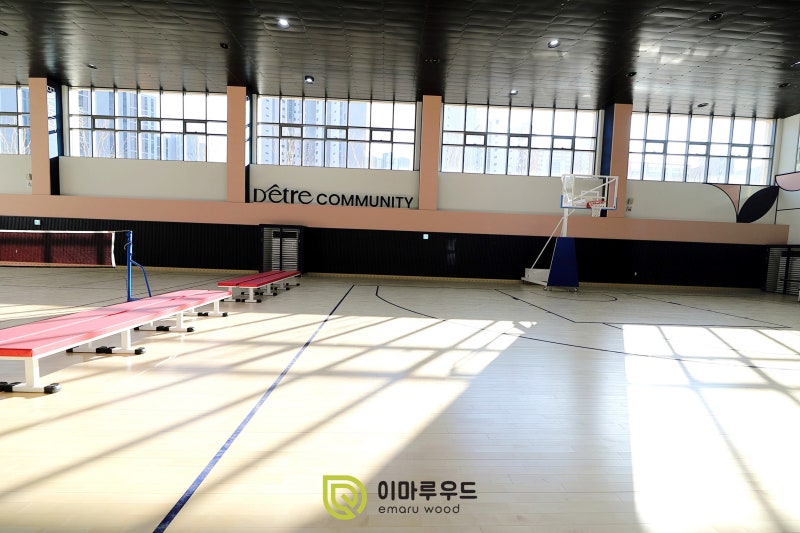 이중바닥마루틀 아파트 스포츠시설 후로링시공 자작나무후로링 환기형걸레받이 네이버 블로그