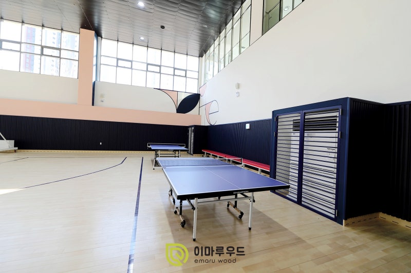 이중바닥마루틀 아파트 스포츠시설 후로링시공 자작나무후로링 환기형걸레받이 네이버 블로그