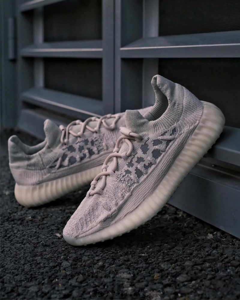 adidas YEEZY 350 V2 CMPCT "Slate Bone" 아디다스 이지 350 V2 컴팩트 "슬레이트 본 ...