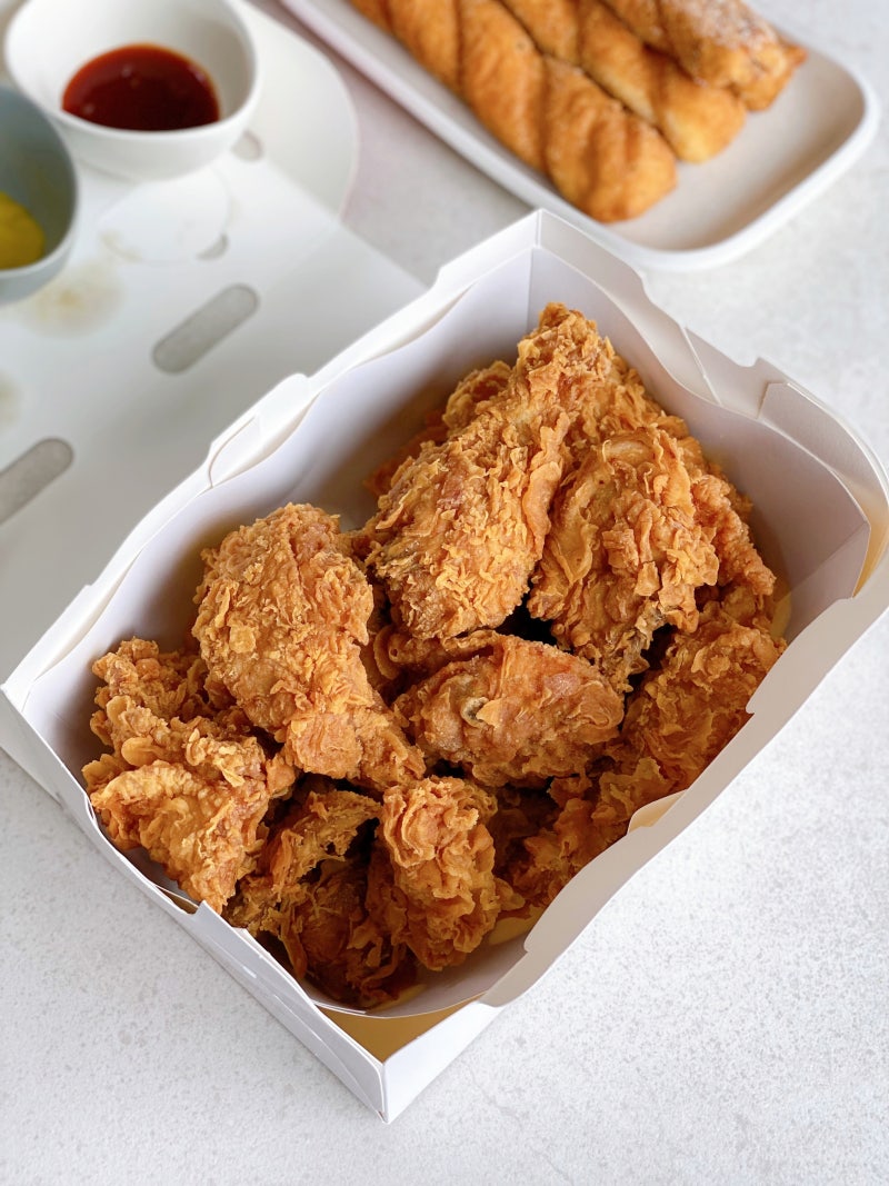 bhc 치킨 해바라기 후라이드 단팥 트위스트 & 크림치즈 트위스트 후기 : 네이버 블로그