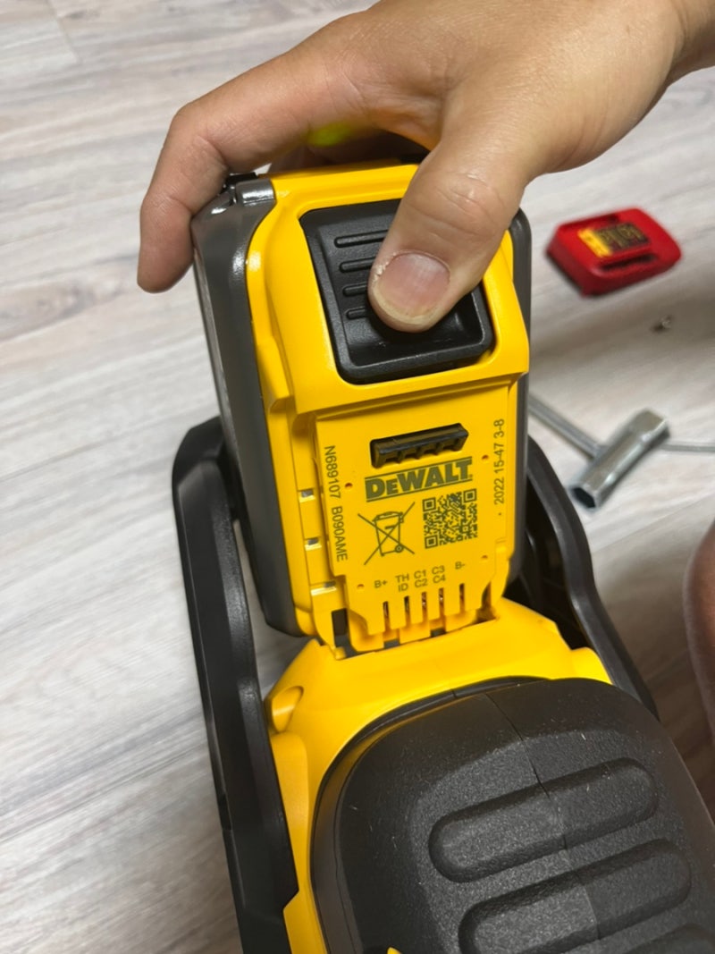 디월트 충전 예초기 [DCM5713] 솔직구매리뷰 : 네이버 블로그