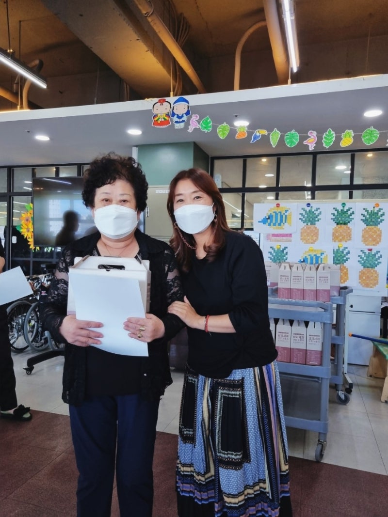최우수구리주간보호 온케어구리 주간보호 인지재활센터 8월 개근상 시상식 네이버 블로그