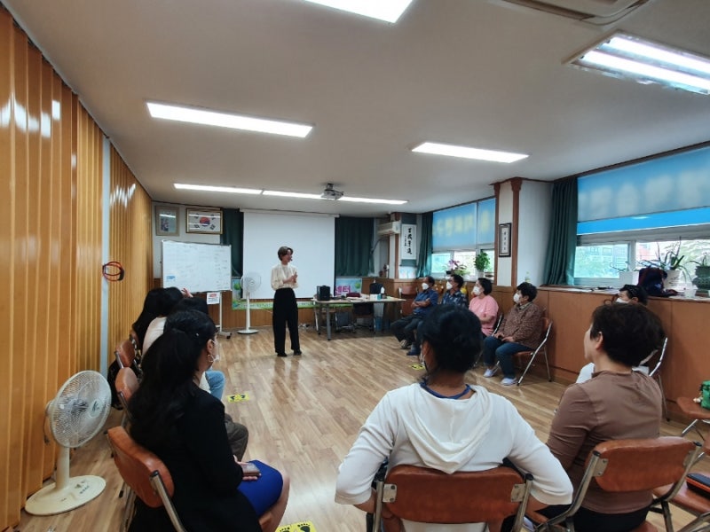 웃음치료 치매예방 인지놀이 노인운동 실버통합자격증과정 한국자격인증교육원 한국웃음치료연구소 믿고 듣는 실버스타신샘 신은영강사