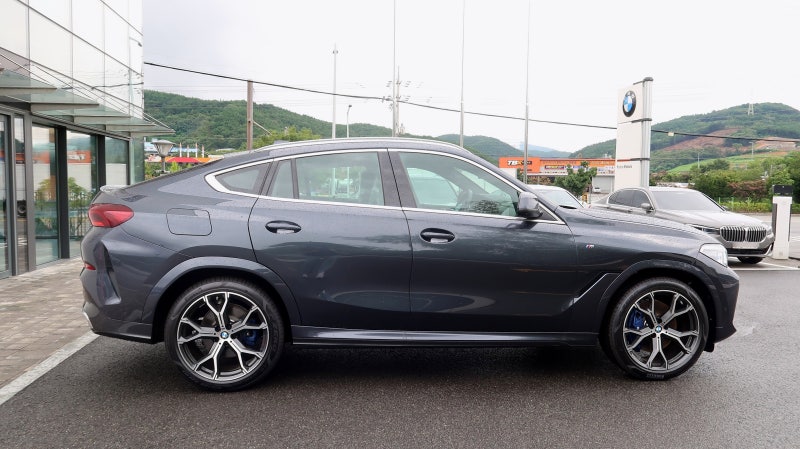 BMW X6 xDrive 30d M Spt_P2 출고기 / 아틱 그레이 / 메리노 블랙 시트 (C27 / VASW) : 네이버 블로그