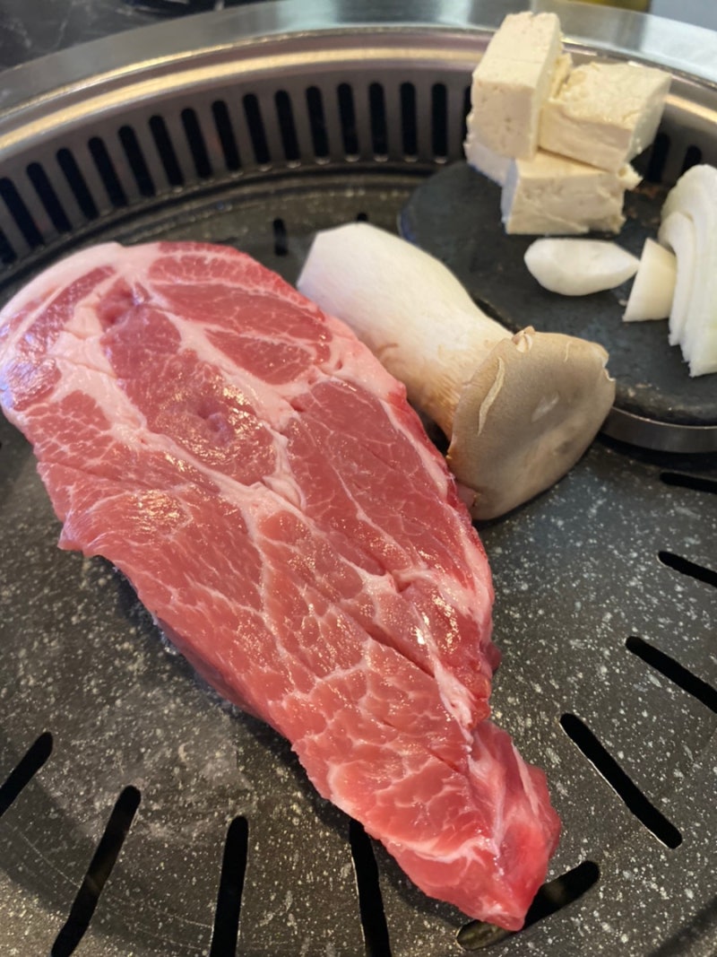 부산 기장 정관 맛집 인생식당 정관신도시점 숙성 돼기고기 맛집 추천 육즙 가득 정관신도시 고기집 단체석 완비