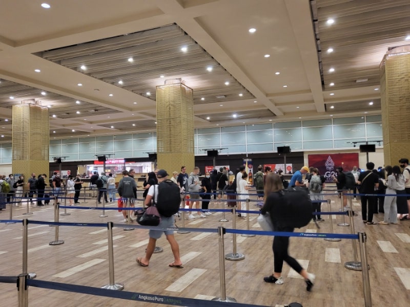 발리 응우라라이공항 입국절차백신증명서도착비자입국심사수화물세관신고환전 네이버 블로그