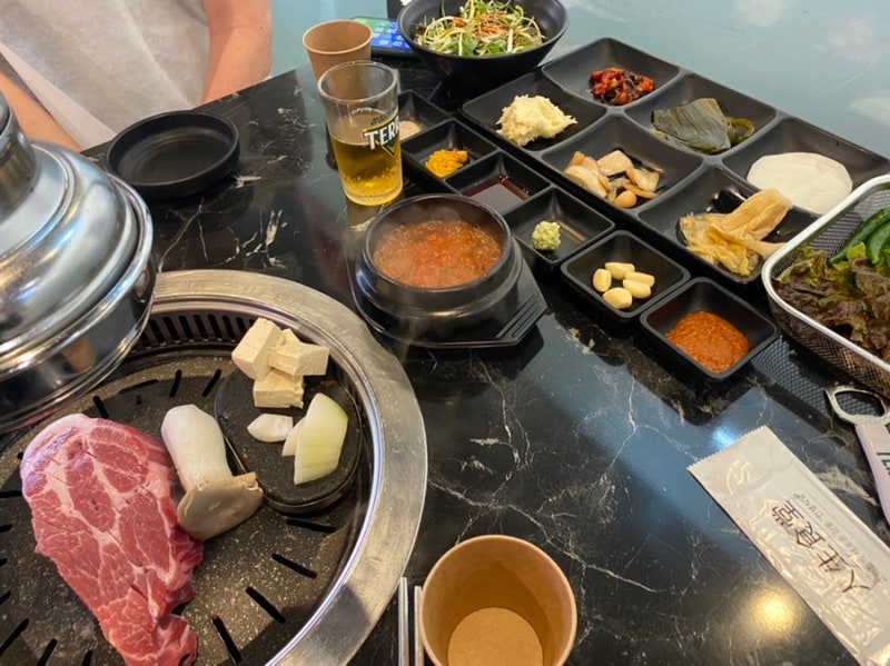 부산 기장 정관 맛집 인생식당 정관신도시점 숙성 돼기고기 맛집 추천 육즙 가득 정관신도시 고기집 단체석 완비