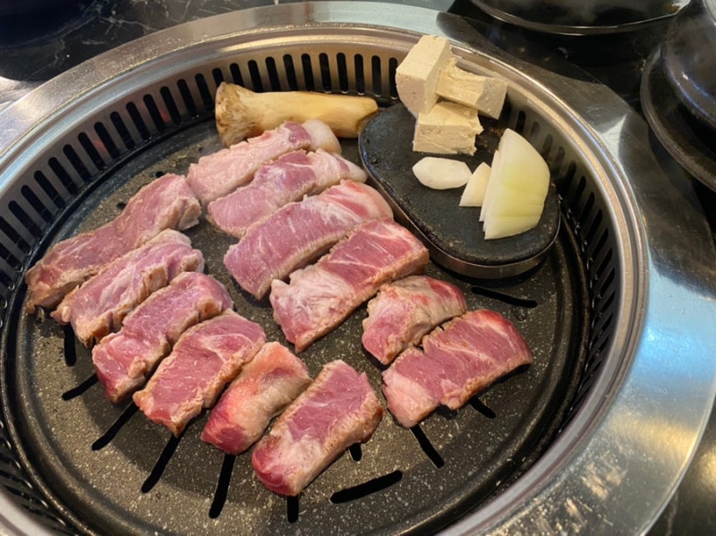 부산 기장 정관 맛집 인생식당 정관신도시점 숙성 돼기고기 맛집 추천 육즙 가득 정관신도시 고기집 단체석 완비