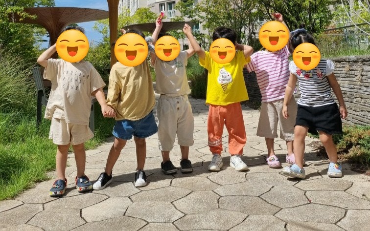 호반아이사랑♡ 만2세발달과정발달특성발달수준 4세놀이 4세연계수업 탐색일하는자동차를탐색해요 미술모양색종이로자동차를만들어요 자동차