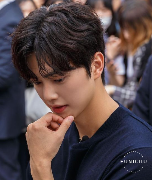 차은우 머리 남자 연예인 헤어스타일 남자 펌 종류 쉐도우펌 시스루 애즈펌 가르마펌 네이버 블로그