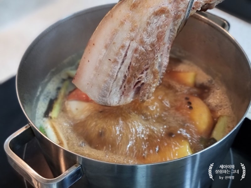 돼지수육 삶는법 보쌈 삶는 시간 부위 겉쫀속촉 수육 맛있게 삶는법 네이버 블로그