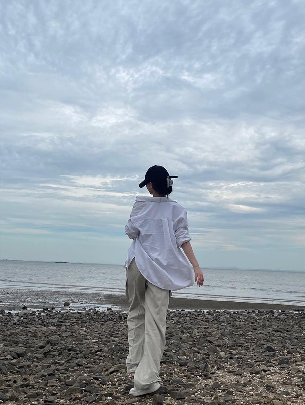 카리나 인스타 사복 패션 정보 카고바지 연예인 볼캡 나이키신발 네이버 블로그