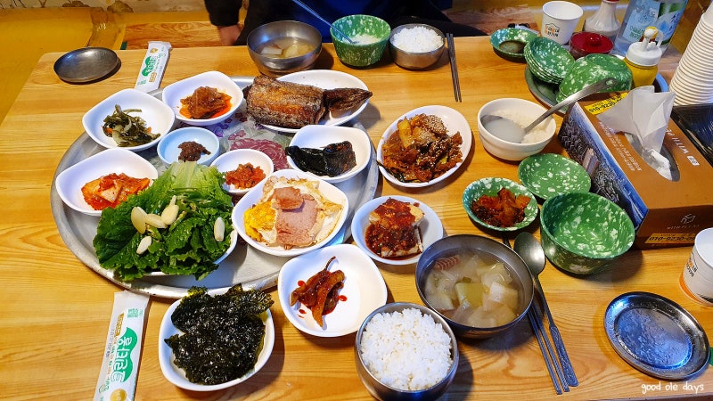 춘천 백반맛집 강릉집아침식사하기 딱 좋은 춘천 도청근처 아주 유명한 백반집줄서서 먹고 유명인도 많이 다녀감 ㅎㅎ