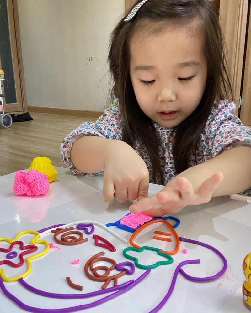 엄마표 집콕놀이 라인클레이 폼클레이 캡슐물감 자연물 꾸미기 얼음 놀이 무드등 만들기 투명 이젤 네이버 블로그