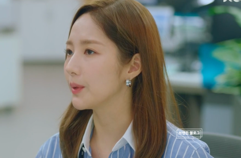 드라마 핱템 기상청 사람들 3회 박민영 옷 완전 정복 3화 진하경 패션 아이템 셔츠 시계 가방 귀걸이