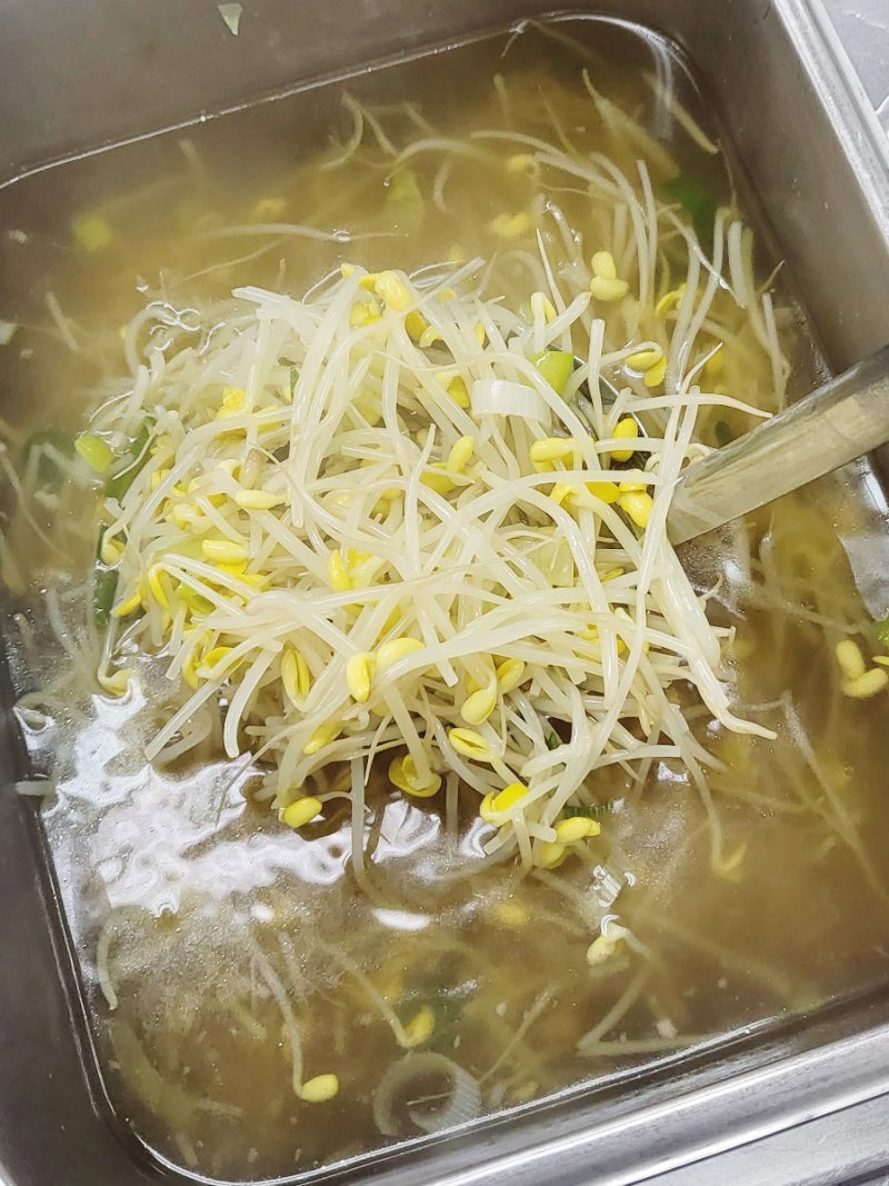 100인급식오늘메뉴간장마늘치킨빨간국물어묵자몽리코타샐러드콩나물국 네이버 블로그