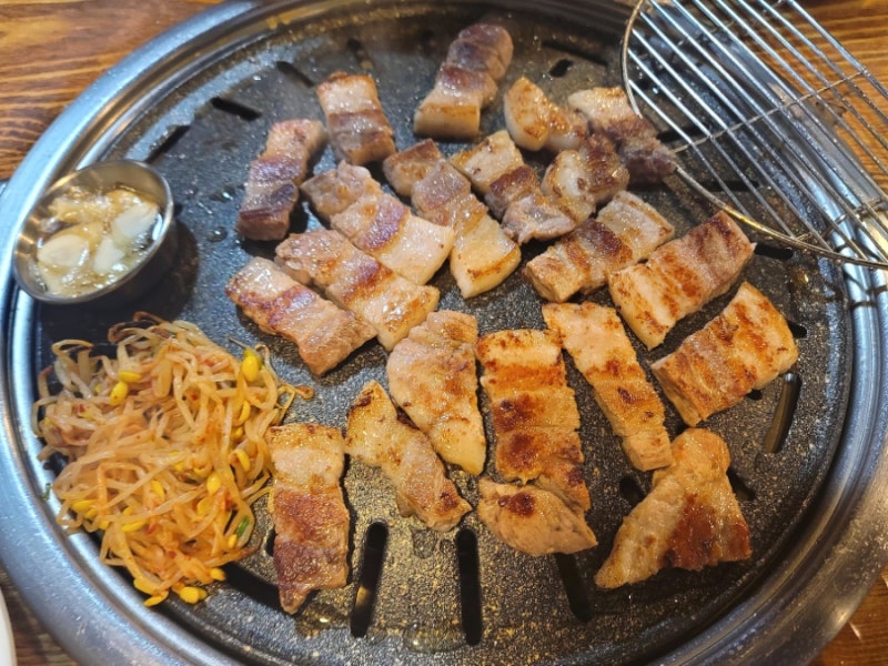 시흥능곡역 맛집 능곡동 삼겹살과 소고기가 맛있는 고기집 우돈명가 네이버 블로그
