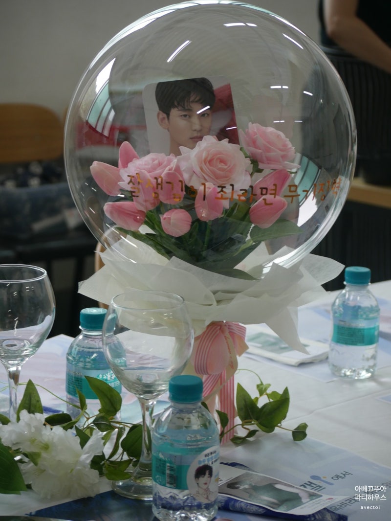 김수현배우님 어느날촬영장 밥차서포트케이터링밥차출장뷔페드라마촬영장밥차푸드트럭밥차서포트밥차촬영장밥차연예인서포트밥차선물종방파티드라마종방파티밥차출장요리