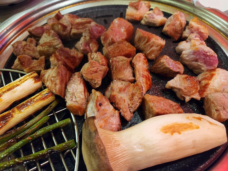용산 열정도 고깃집 두툼한 돼지 고기 맛집 추천 남영역 숙대입구 효창공원역 줄서서 먹는 집 삼겹살 목살 멜젓
