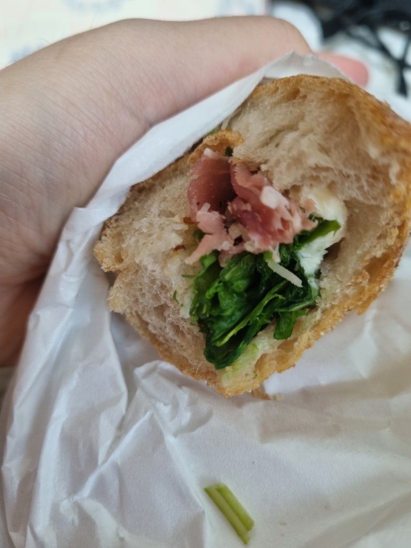 서초동 빵집 장티크 프로슈토 루꼴라 샌드위치 핵존맛 : 네이버 블로그