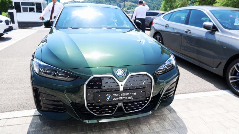bmw i4 M 그란 쿠페 색상 추천 / 산레모 그린 / 2022 bmw i4 eDrive / BMW i4 eDrive 40 ...