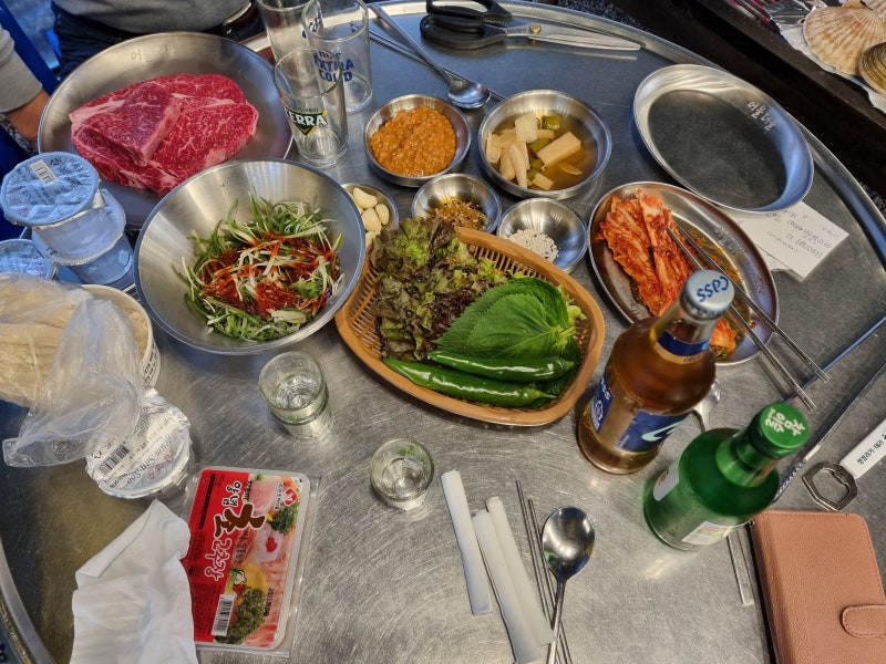 맛집 추천 어울더울 과천점분위기 좋은 야외바베큐 식당 후기 등심 항정살 조개구이 애견동반 네이버 블로그