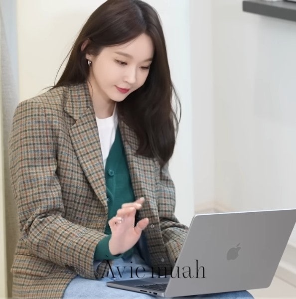 아비에무아 강민경의 가을룩 디테일끝판왕 네이버 블로그