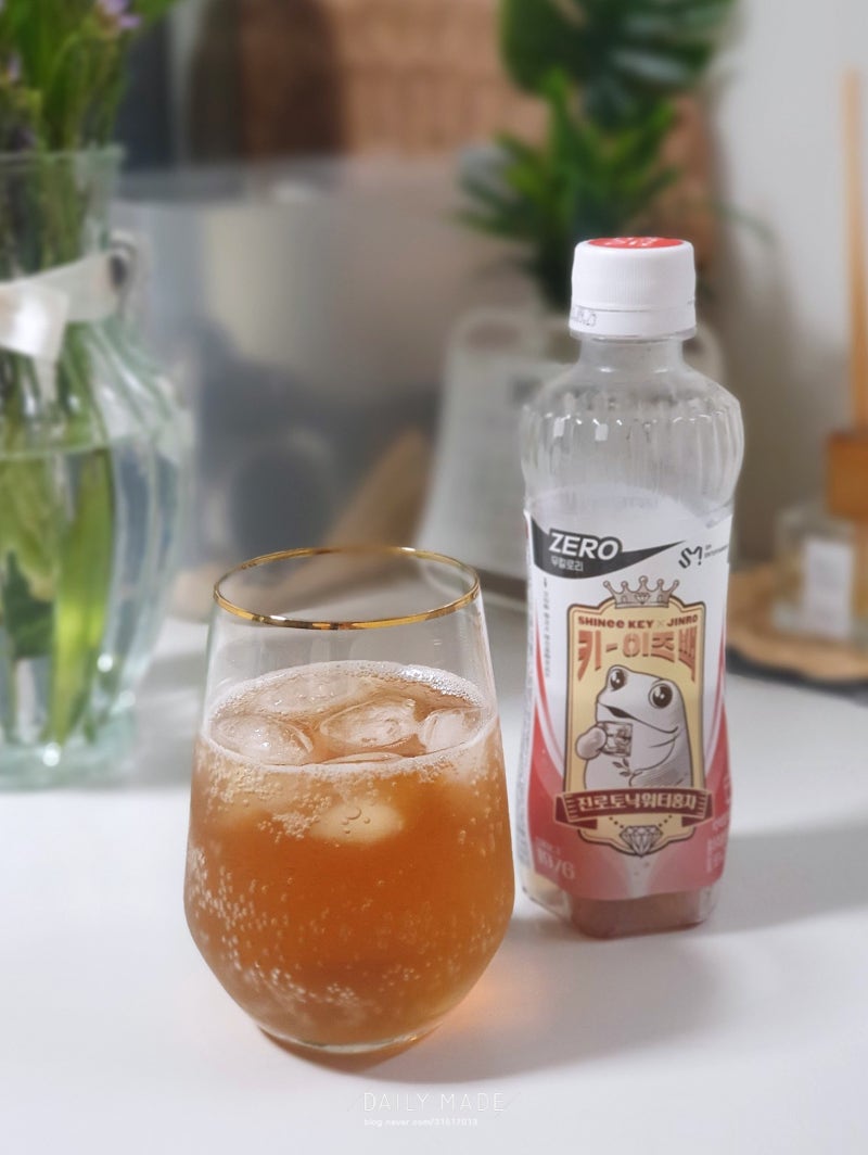 제로칼로리 진로토닉워터홍차로 기범주 더 간단하게 만들어 마셔요 너무 맛있어서 큰일 난 홍차소주 만들기~ 하이트진로 키이즈백