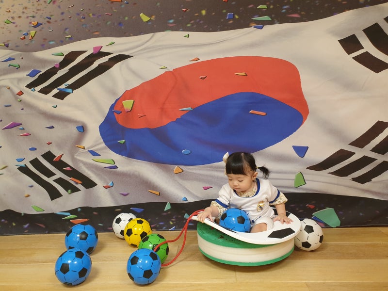 신세계아카데미 롤리폴리 And 위니베베 신체놀이 축구 미술놀이 낙엽촉감and물감 네이버 블로그