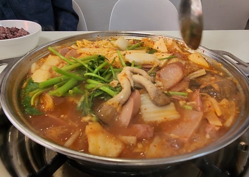 일산대화 맛집 일산부대찌개 훼미리부대찌개and삼겹 프리미엄 부대전골 가족회식 네이버 블로그