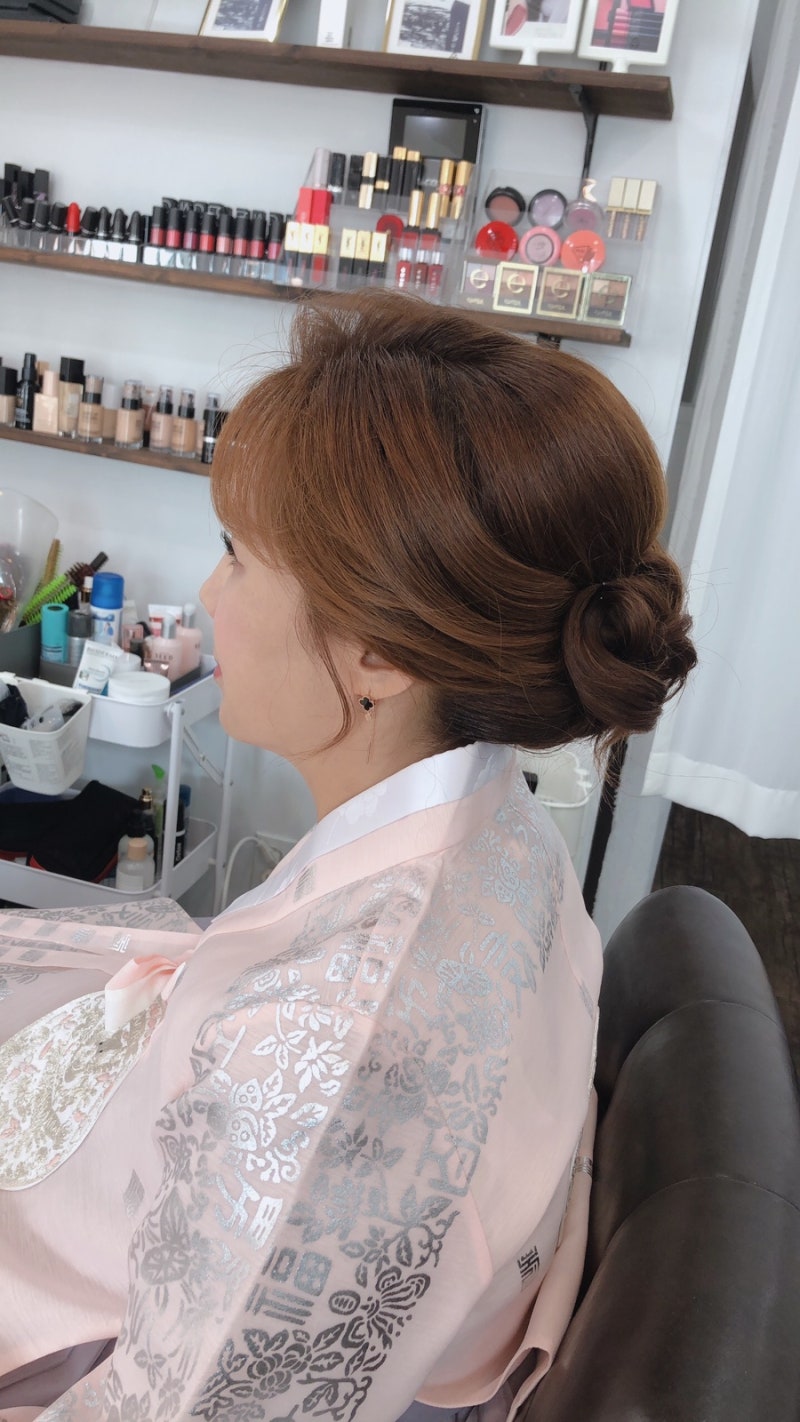 젊은혼주헤어메이업 젊어보이는올림머리 어려보이는업스타일 안양헤어메이크업 평촌메이크업전문샵 네이버 블로그