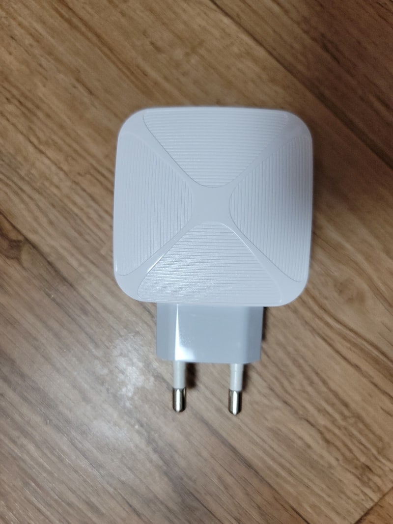 너저분하게 여러개 쓰지말고 가성비 좋은 에이투 고속 멀티 충전기 AR0101 쓰니 좋습니다. : 네이버 블로그