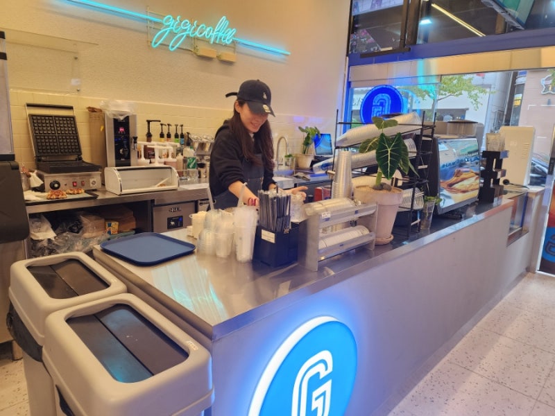 익산기기커피 ㅡ 세련되고 깔끔한 미래형 익산 부송동 카페 익산 데이트하기 좋은카페 편히 쉴수있는 힐링공간 익산카페익신부송동