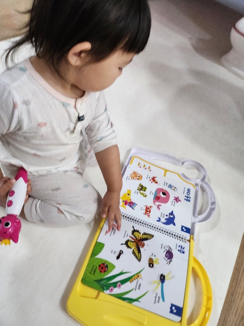 내돈내산 육아템 한글 영어 말문트기 핑크퐁펜 두돌아기 카시트 장난감 추천 네이버 블로그