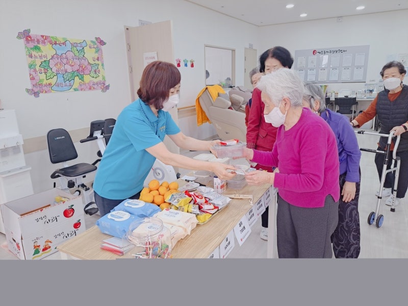 부산 연제구 주간보호센터 연산동 거제동 가온노인 장기요양보험 사회적응프로그램 시장놀이 네이버 블로그