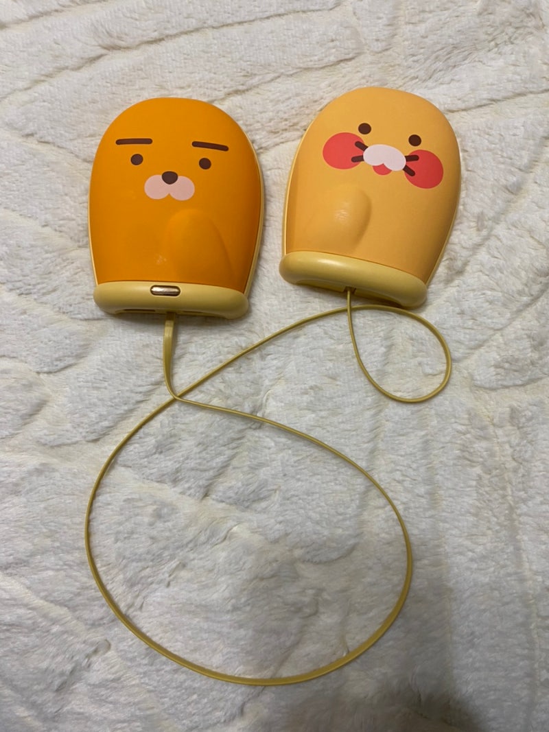 카카오 프렌즈 라이언 춘식이 나눠쓰는 손난로 보배 보조배터리 충전가능 사용후기 네이버 블로그