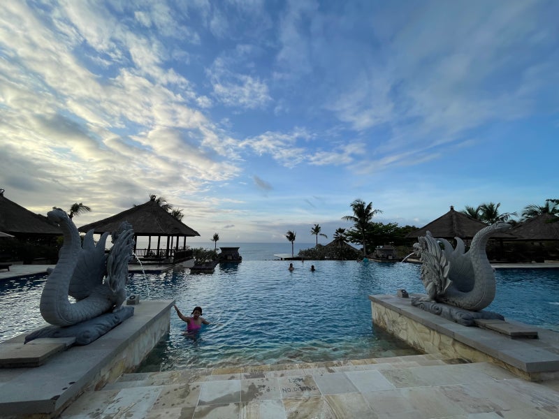 발리 한달 배낭여행 / 림바 짐바란, 아야나 수영장 나됴 인생샷 찍어보자 : 네이버 블로그