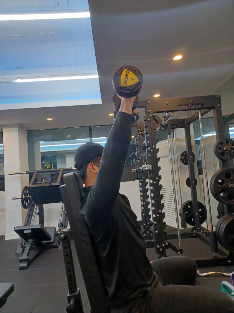 덤벨숄더프레스 하는 방법어깨라인운동 네이버 블로그