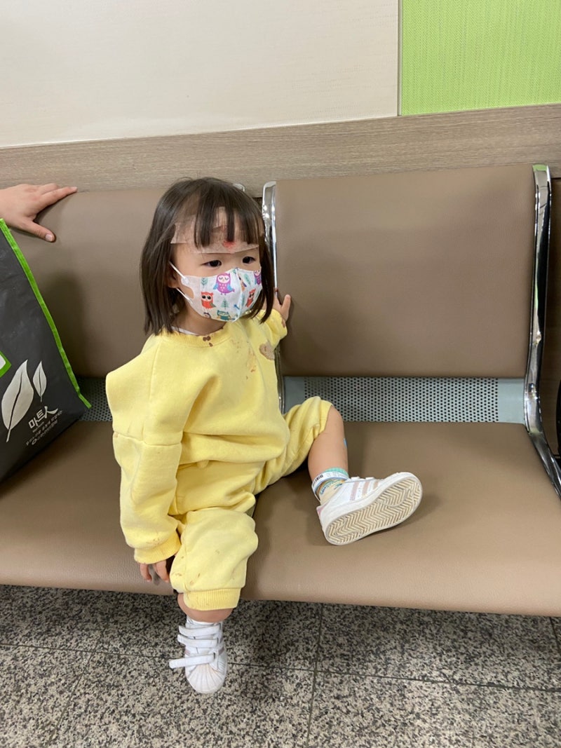 33개월 아기 이마 찢어짐대학병원 소아응급실 봉합수술수면안정제 사용 네이버 블로그